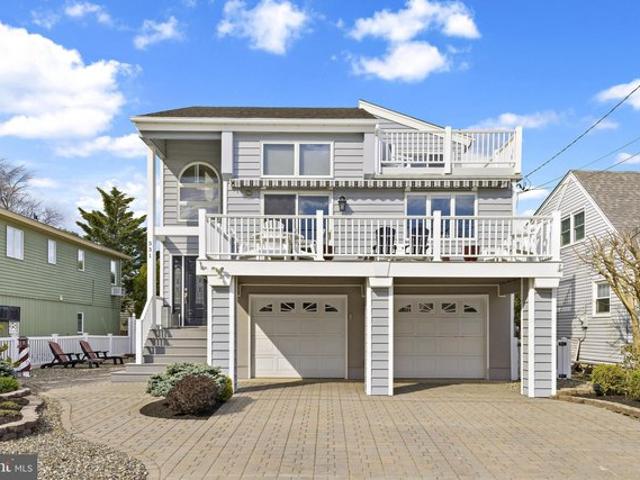 331 N 2nd St, Surf City, NJ 08008