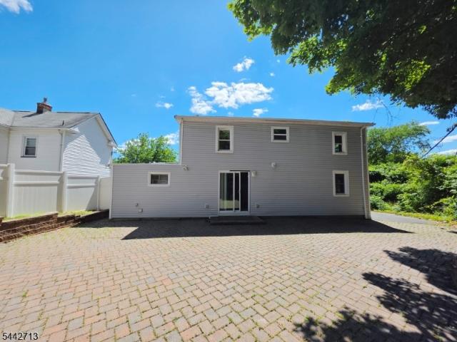 331 N Main St
