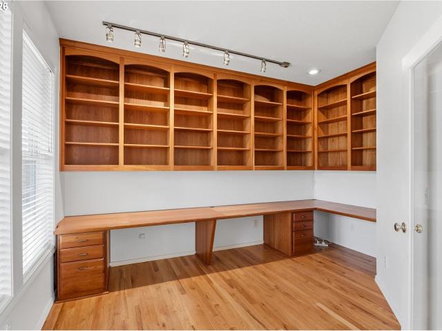 331 ne hillwood dr, hillsboro, us, or