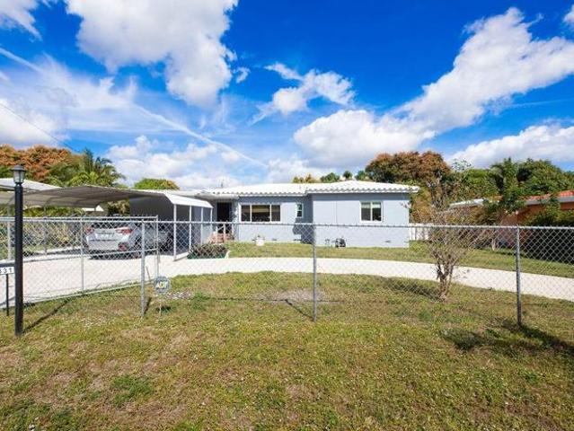 331 NW 145th St, Miami, FL 33168