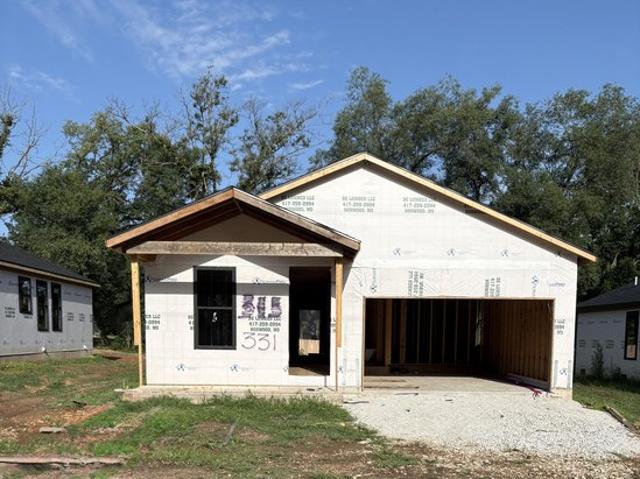 331 S Oak Ave, Sparta, MO 65753