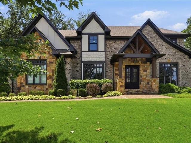 331 Summer Garden Dr, Marietta, GA 30064