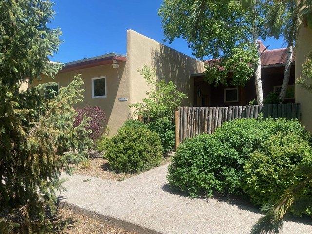 331 Randall Ln Unit A, Taos, NM 87571