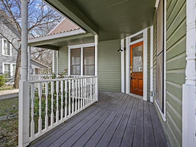 331 W Grand Street