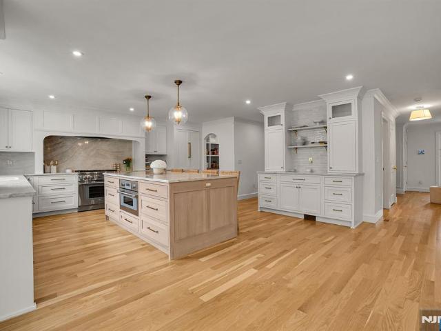 331 Wastena Terrace