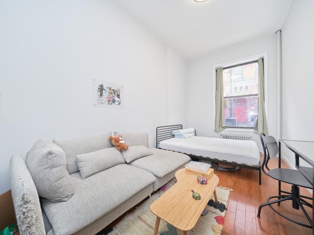 331 West 43rd Street, New York, NY