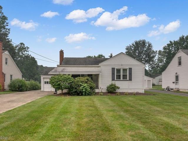 331 Wildwood Dr, Youngstown, OH 44512