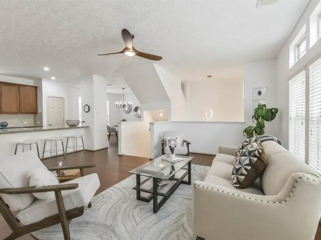 3324 Masters Point Dr, Houston, TX 77091