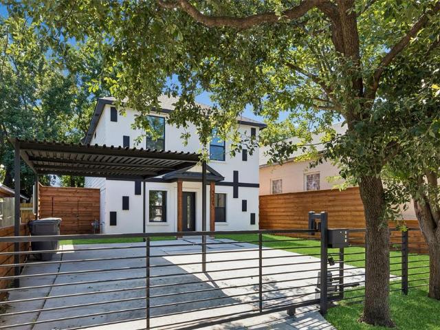 3324 Navaro Street