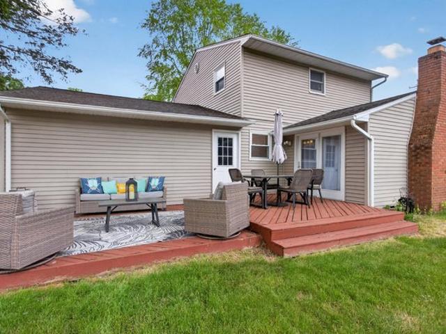 3324 Blue Ln, Jackson, MI 49203