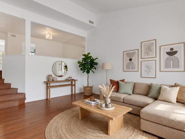 3324 Caminito Eastbluff 161