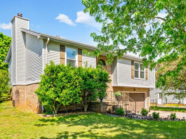3324 Carrie Dr