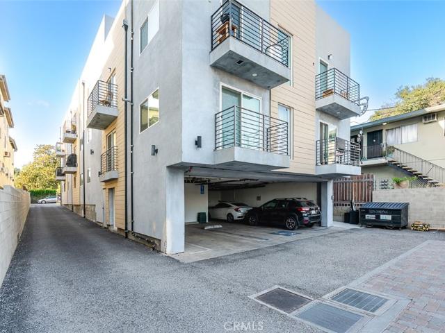 3324 Chapman