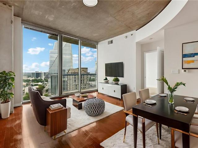 3324 Peachtree Road NE 2304