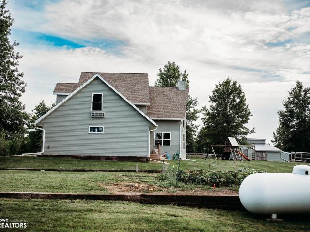 3324 Raccoon Road