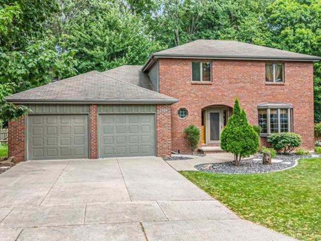 3324 S White Birch Ln, Appleton, WI 54915