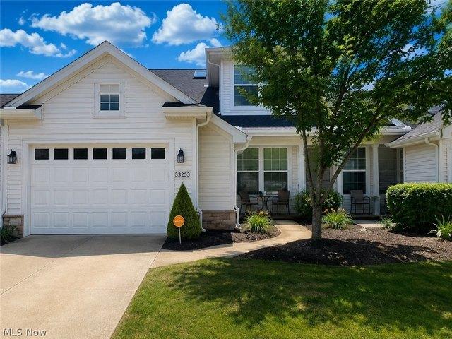 33253 Fairport Dr, Avon Lake, OH 44012