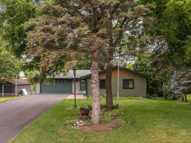 3325 Niagara Ln N, Plymouth, MN 55447
