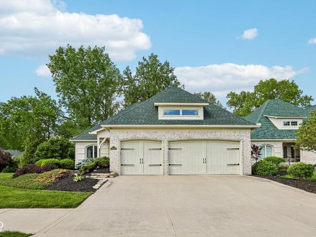 3325 Nottinghill Drive E