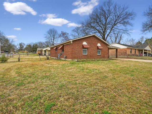 3325 cedar springs dr