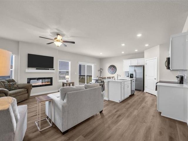 3325 Craven Dr, Coralville, IA 52241