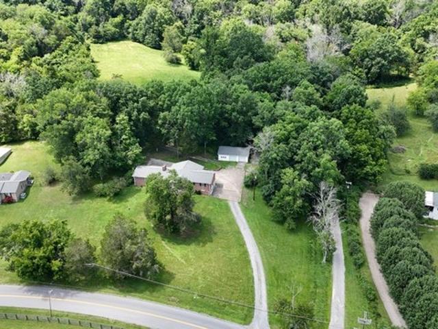 3325 Freeman Hollow Rd, Goodlettsville, TN 37072