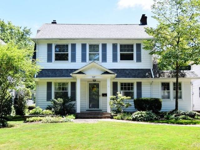 3325 Lansmere Rd, Shaker Heights, OH 44122