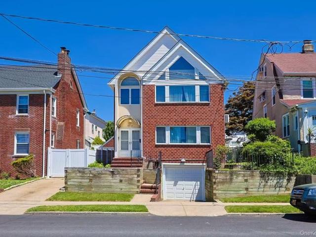 3325 th Pl, Flushing, NY 11354