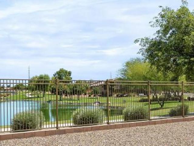 3326 E Balsam Dr, Chandler, AZ 85286