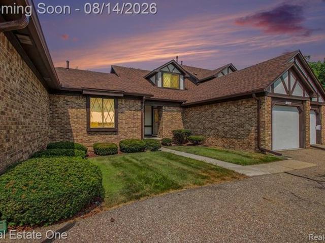 3326 Heritage Pkwy, Dearborn, MI 48124