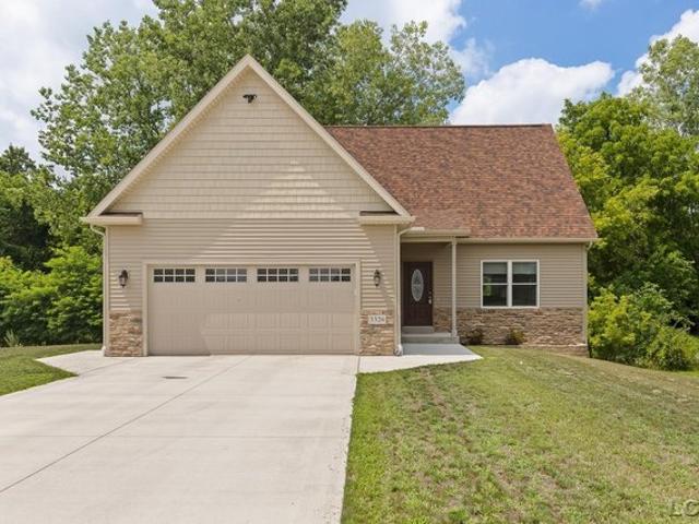 3326 Pender Ct, Adrian, MI 49221