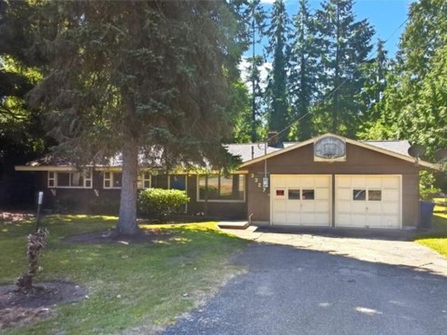 3327 NE 190th St, Lake Forest Park, WA 98155