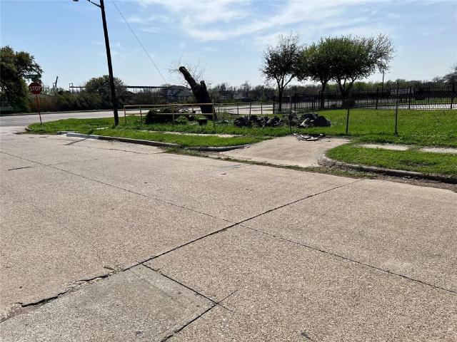 3327 Bernal Dr, Dallas, TX 75212 | MLS #21211