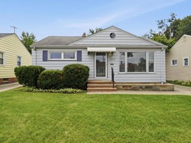 3327 Standish Ave, Parma, OH 44134