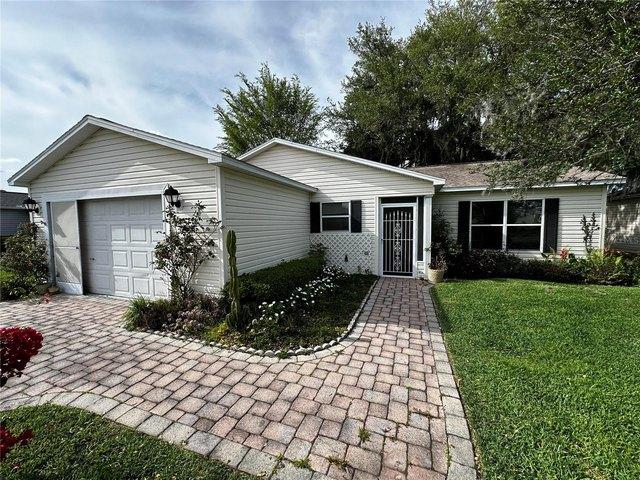 3327 Woodridge Dr, The Villages, FL 32162
