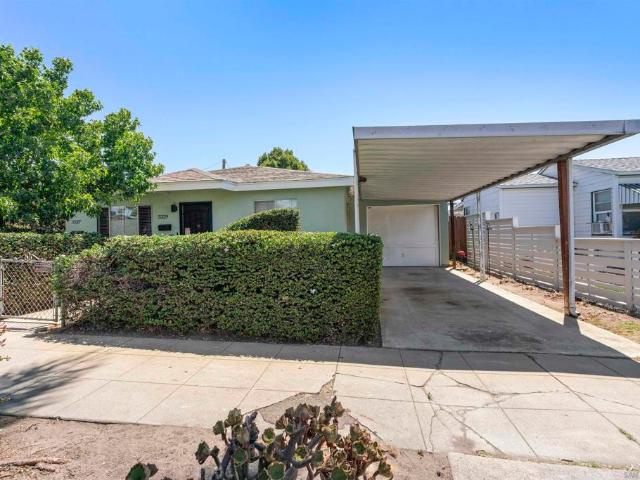 3327 3 N 41St