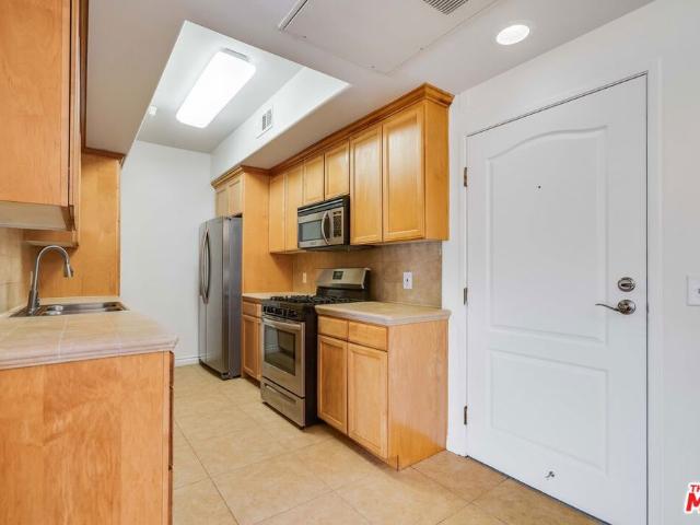 3328 Oakhurst Avenue 207