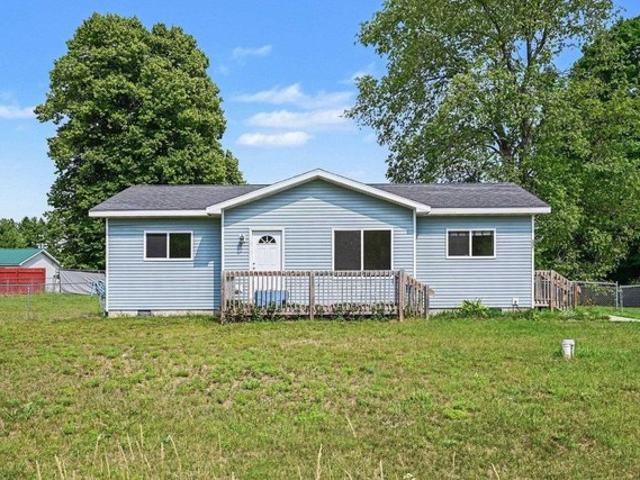 3328 Clyde Dr, Mesick, MI 49668