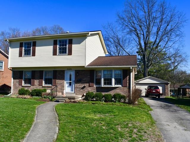 3328 Crown Crest Rd, Lexington, KY 40517