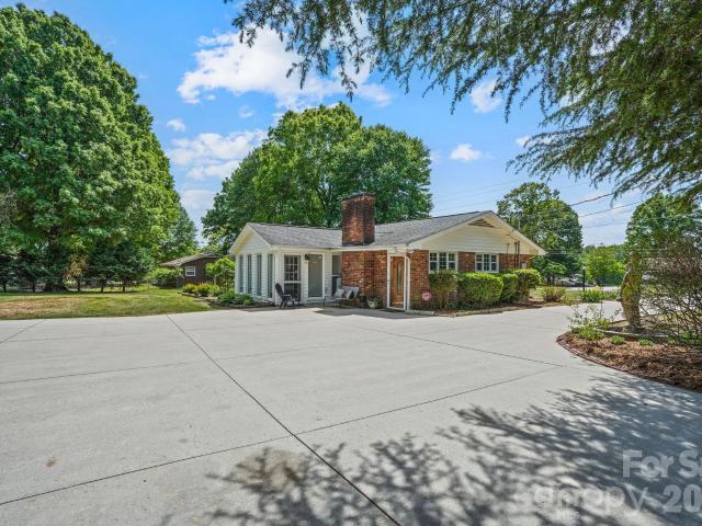 3328 Sulphur Springs Road NE