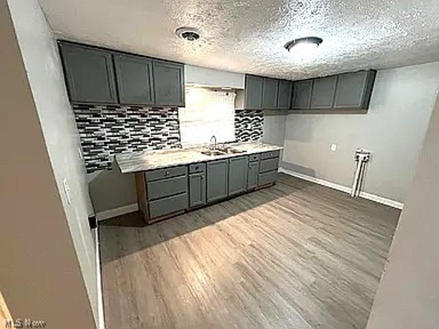 3328 W 61st Street