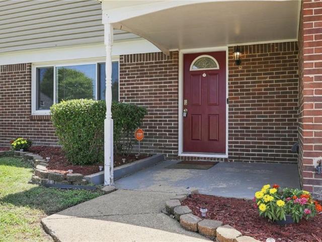 3329 Guenevere DR