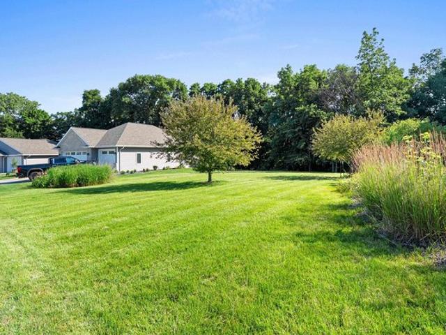 3329 Largo Ridge Dr, Green Bay, WI 54311