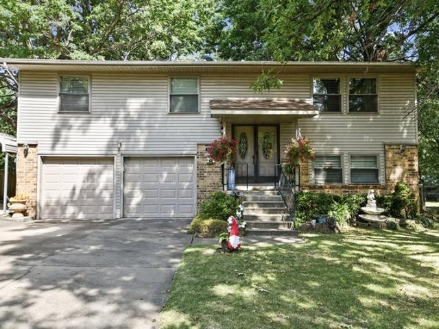 3329 W Countryside Dr, Springfield, MO 65807
