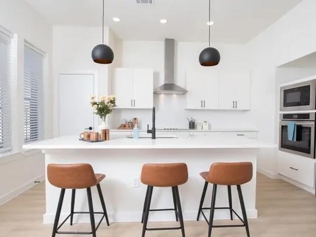 33200 Forest W Street 37b