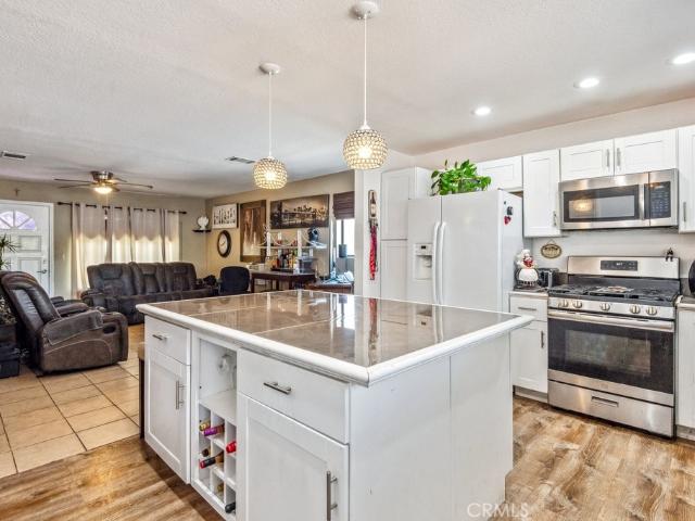 33206 Churchill