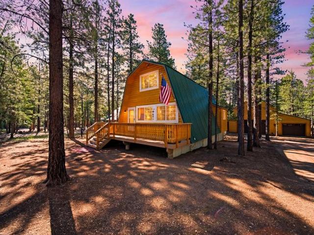 3320 E Rock Chuck Rd, Duck Creek, UT 84762
