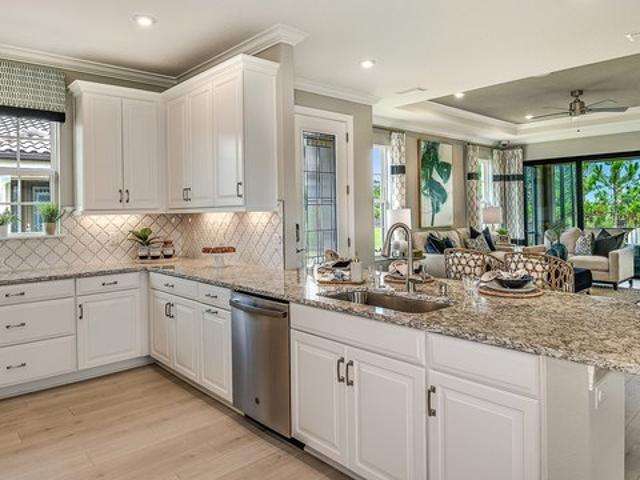 3320 Porto Ln, Lakewood Ranch, FL 34211
