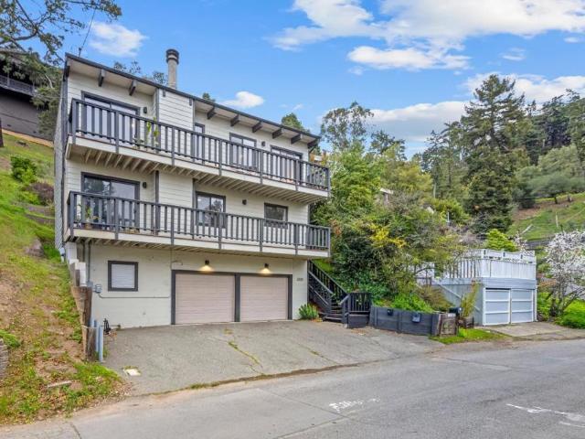 3320 Robinson Drive