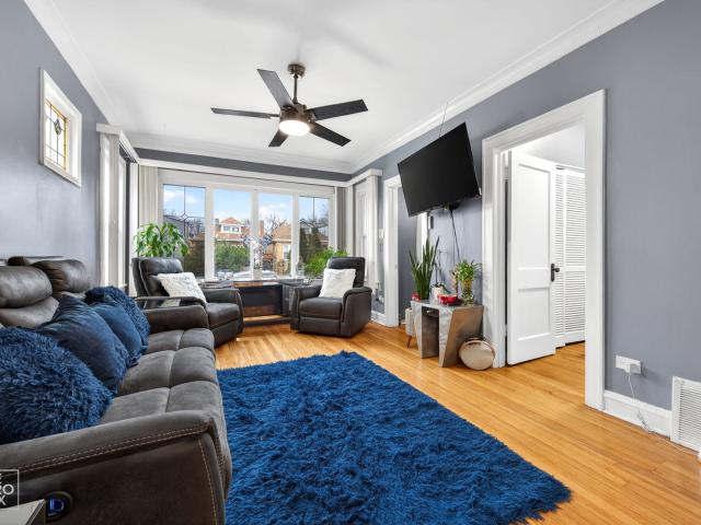 3320 W 60th Place